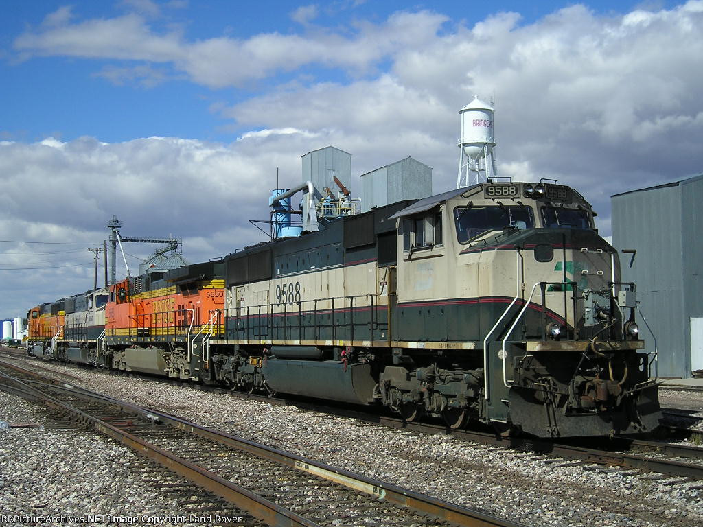 BNSF 9588